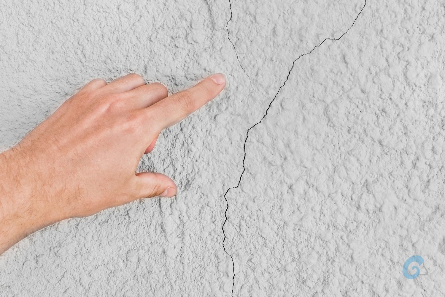 Your Stucco Is Talking—Are You Listening? Summer Signs It Needs Repair ...